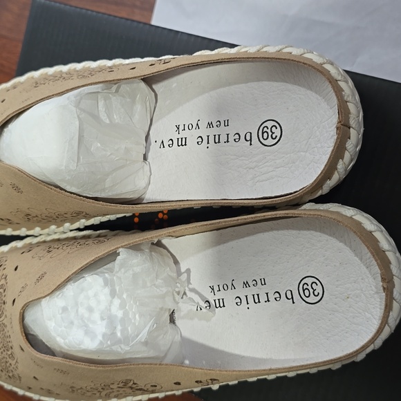bernie mev. | Shoes | Bernie Mev New York Memory Foam Slip On Shoes ...